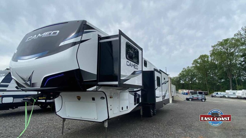 2021 Crossroads RV Cameo Fifth Wheel 3961MG - East Coast Campers and More