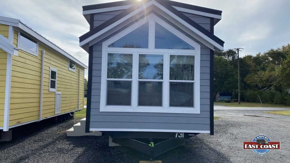 GREAT OUTDOOR COTTAGES PARK MODEL 300 L2-K2-731 - East Coast Campers ...