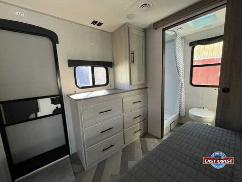 2024 Crossroads RV Zinger 390DB - East Coast Campers and More